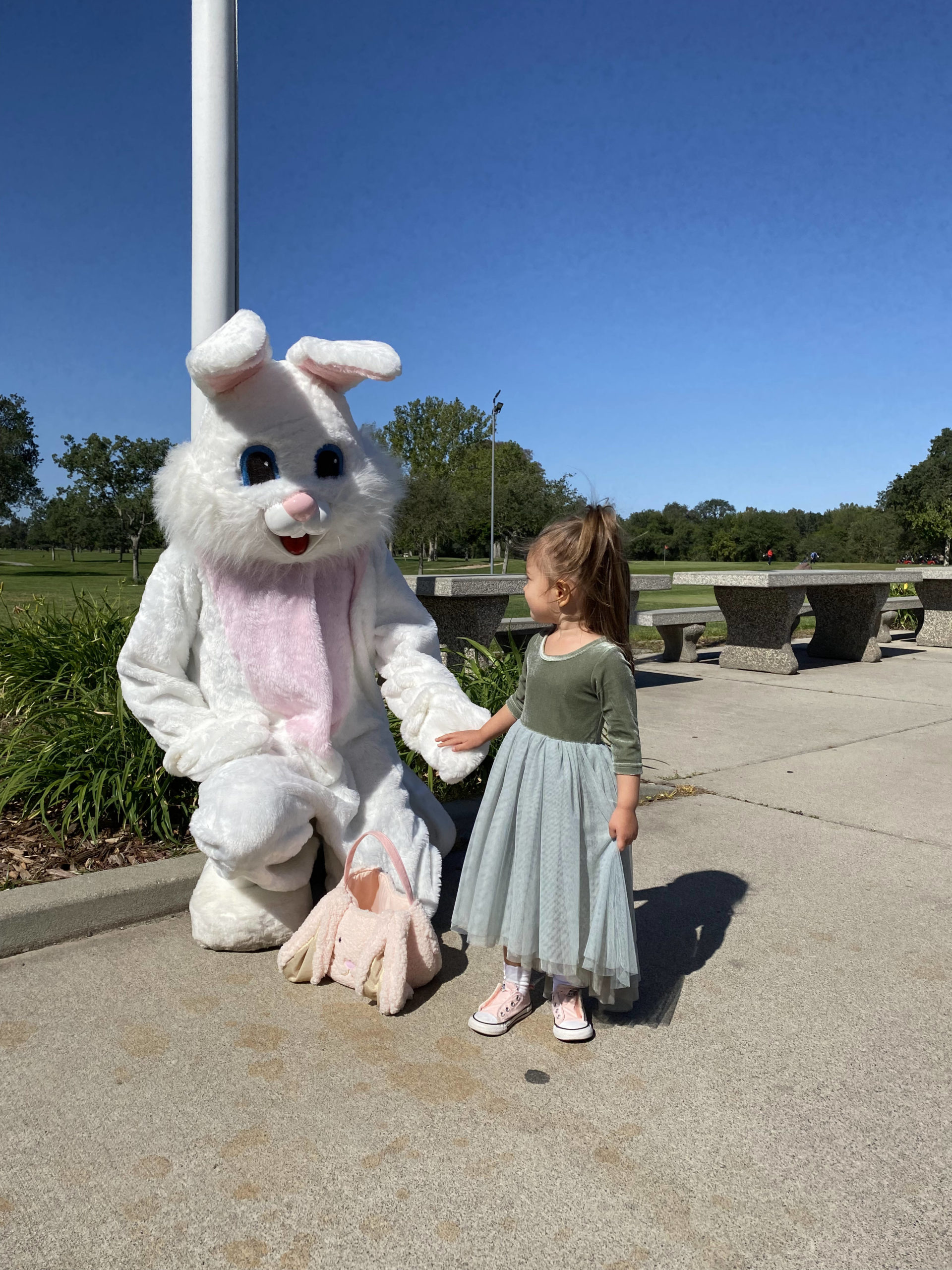 families-with-easter-bunny - Haggin Oaks